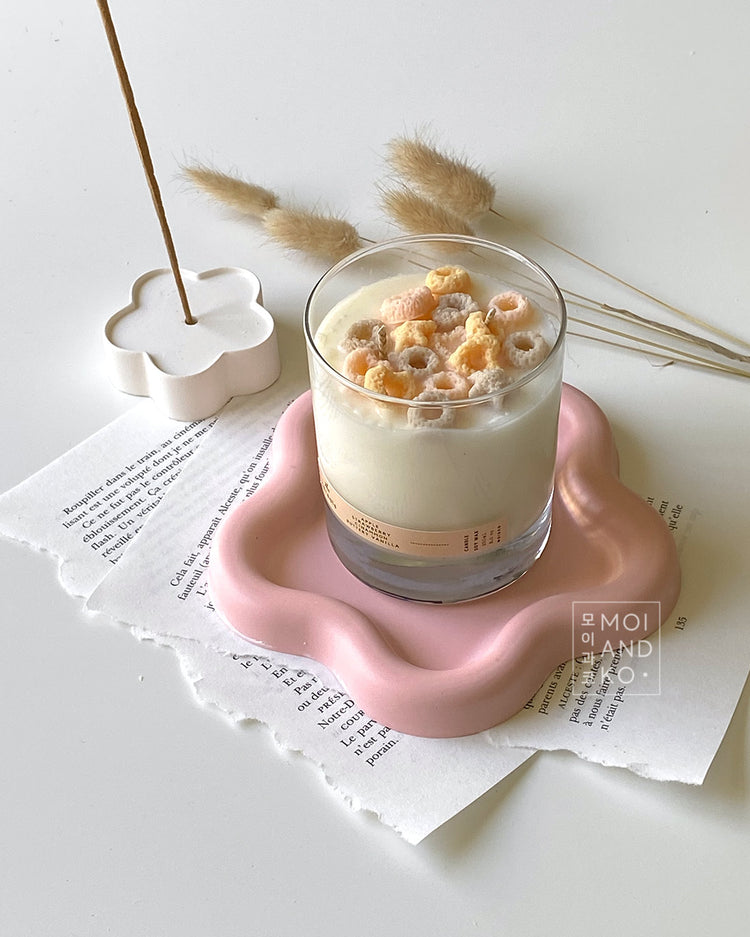 Moi and Ko | Vegan Soy wax candles and handmade home decor!